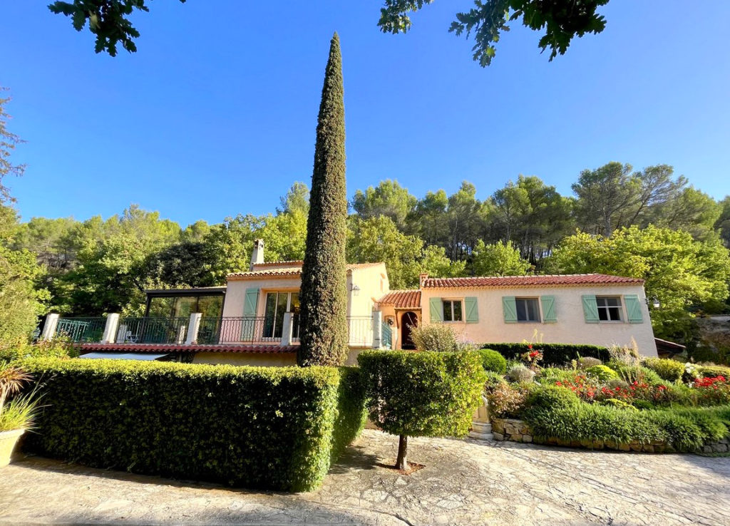 Simiane Collongue Grande villa - Agence immobilière du Pays d'Aix