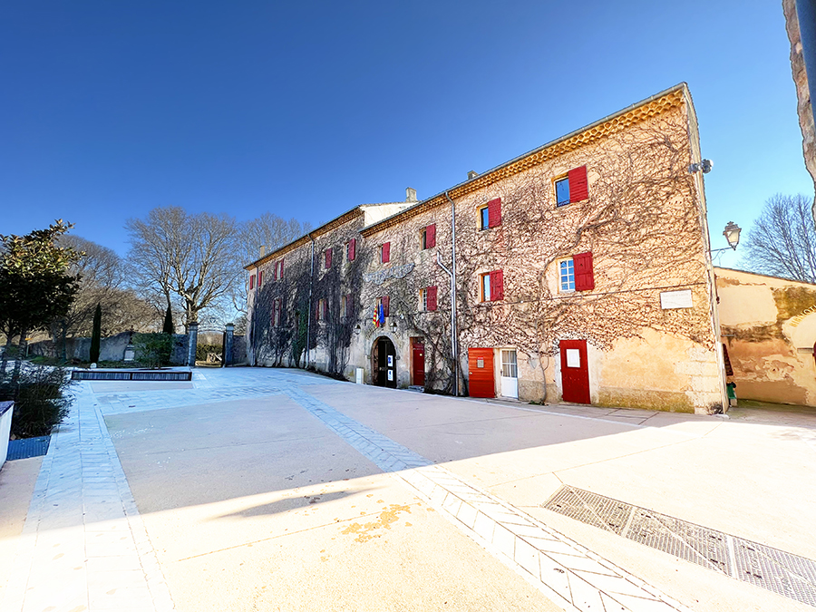 Le village de Châteauneuf le Rouge (13790) - Agence immobilière du Pays ...